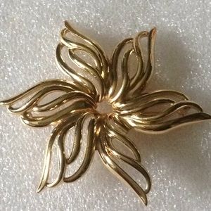 Monet | Jewelry | Vintage Monet Brooch | Poshmark